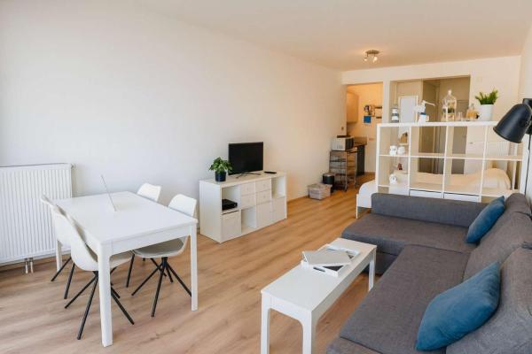 Huswell - Beach Studio With Balcony & Sea View - Brugge