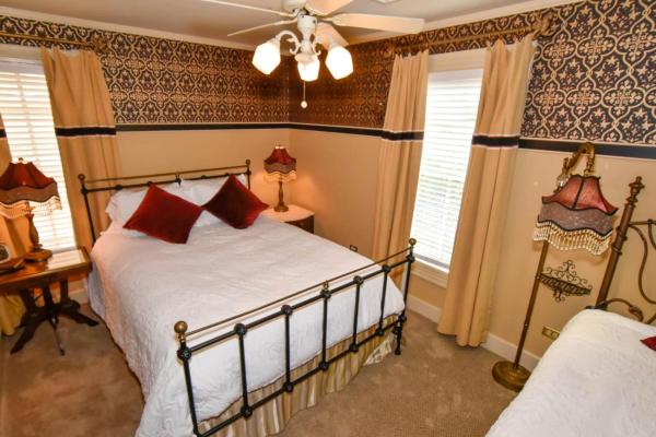 The Tub Room - Johnson City, TN