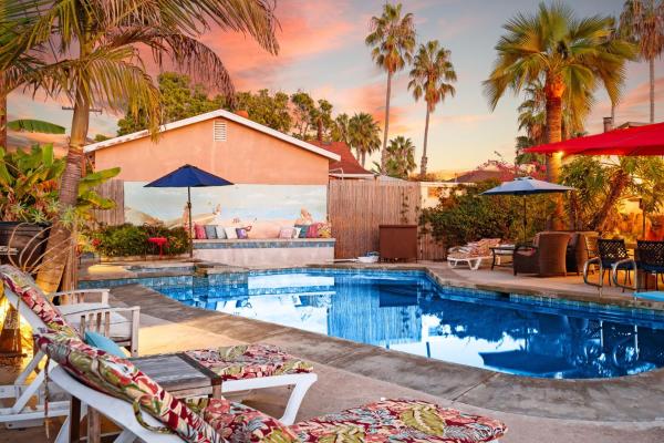 Stay & Play Pacific Beach Compound - San Diego, CA