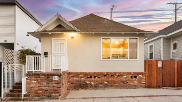 Sunny Venice Beach Home With Open Living Walkability To Abbot Kinney Venice Drift By Avantstay - Santa Monica, CA