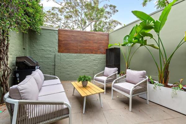 Stylish 2-bed Surry Hills Terrace With Courtyard, Balcony & Bbq - Manly