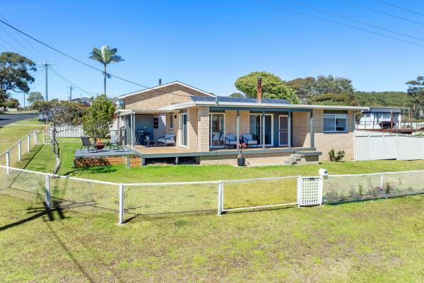 Kianga Lodge, 1 Sunset Blvd - Narooma