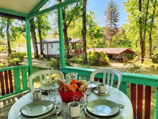 Chalet 6 Personnes Avec Terrasse - Confort Et éQuipements Complets - Api-1-52-349 - Dordogne