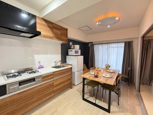 Moto Sakura 403,2 Bedrooms With 4 Beds, 6 People, Direct Access To Narita And Haneda Airports, Asakusa And Ueno Area, 5 Train Lines Available, Bicycles Free Rental - Akihabara