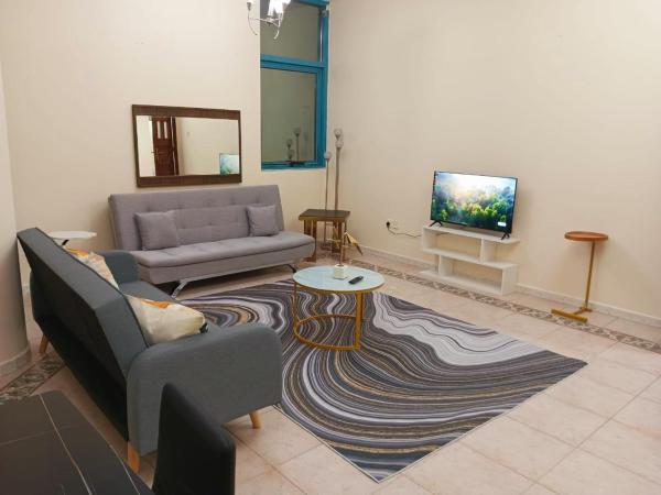 Splendid 3-bedroom Apartment Near Buhaira Corniche - Sharjah