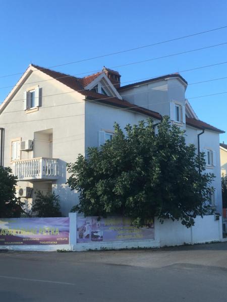 Apartments Petra - Biograd na Moru