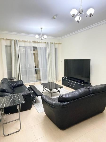 A Luxurious 1 Bedroom Apartment In Al Barsha Heights - Dubai