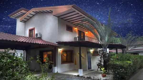 Sunset Villa, Comfortable House Steps From The Beach - Esterillos Este