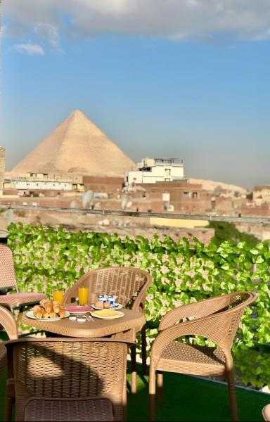 The Pyramid Edge Stay - Giza