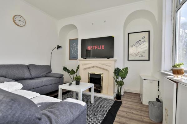 Athol House, Near Old Trafford, Free Parking - Salford