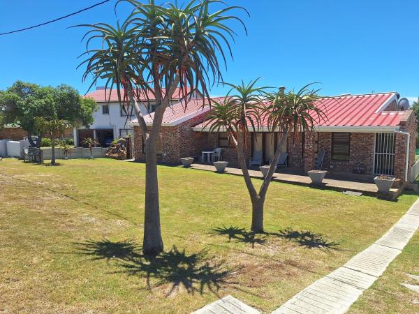 Rus N Bietjie - Struisbaai