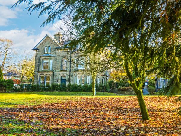 Chatsworth Suite - Castleton