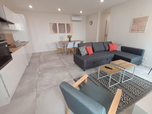 Comfortable 2 Bedroom Apartment Close To Jonzac - Jonzac