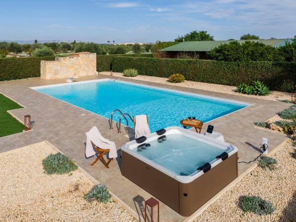 Villa Sambucia - Private Sicilian Charm Villa - Outdoor Whirlpool & Solarium - Syrakus