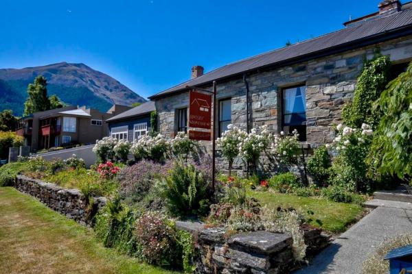 Historic Stone House & Alley Cottage - Queenstown