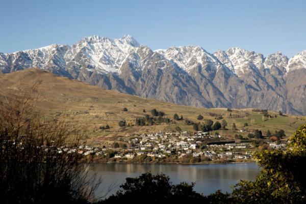 Sanctuary 2 - Multi-apartment Retreat - Queenstown, New Zealand