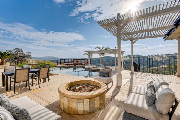 Luxury Pilot Hill Estate On An 800-acre Vineyard - El Dorado Hills, CA