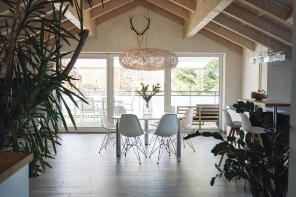 Lichtdurchflutete Wohnung Mit Großer Dachterrasse - Aying