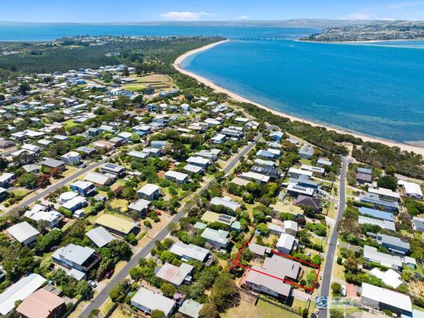 Broadwater Waves - San Remo