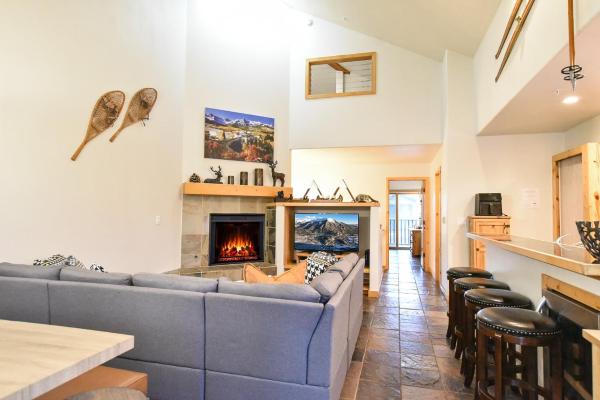 Twin Elk Lodge Lodgepole Condo: Ski In, Stroll To Main St - Summit County, CO