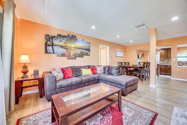 Covered Deck, Large Yard! Pet-friendly Jax Escape! - Jacksonville, FL