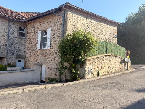 Gîte - Le Pied Des Remparts - Saint-Junien