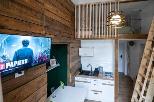 Urban Spring Loft - Studio Z Antresolą Blisko Piotrkowskiej - Łódź