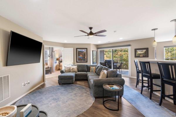 Edgewater Escape - Stay For 6 - Coney Island, MO