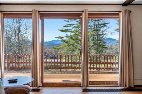 Spacious Ski Home - 10 Miles To Stowe - 3bd 4 Ba - ストー, VT