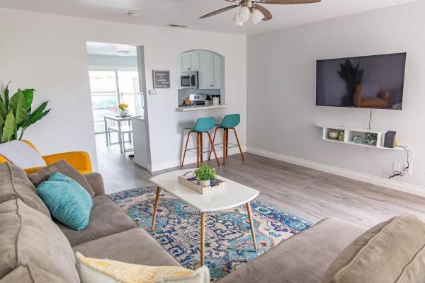 Vibrant Imperial Beach Oasis - Chula Vista