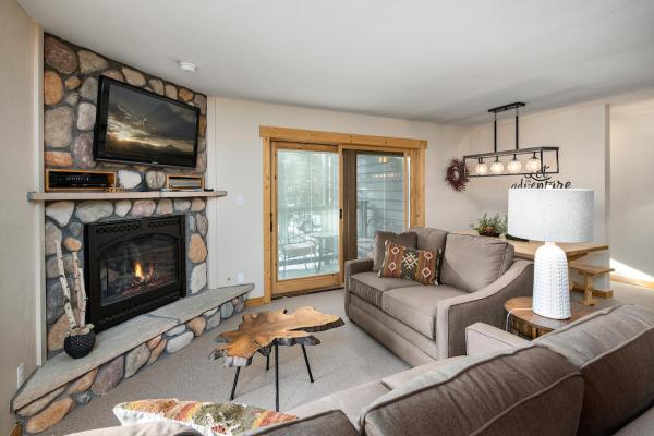 Double Eagle Roost Condo: Ski In, Walk To Main St - Breckenridge, CO