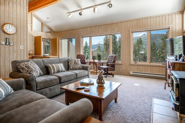 Blue River Pines Home: Peaceful, Hot Tub, Views - Summit County, CO