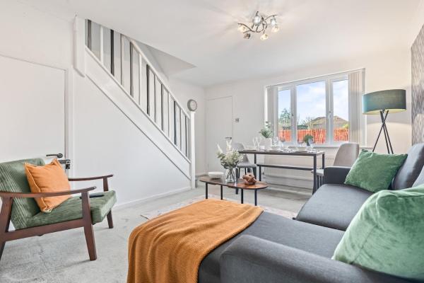 #77 Stylish Coventry Home 2 Bedroom Parking - Coventry