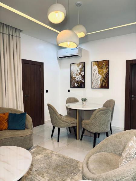 2 Bedroom Signature Apartment - Abudża
