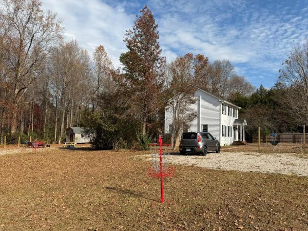 Gamers & Disc Golfers Dream Stay! Spacious 4br In Peaceful Setting - Clayton, NC