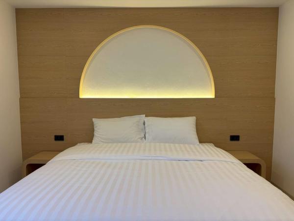 Luna Resident - Pak Kret