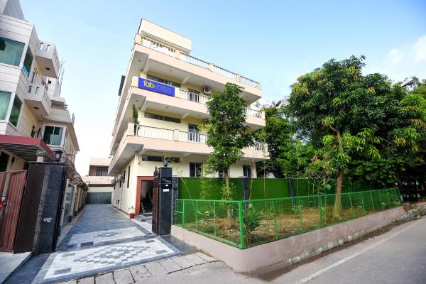 Fabhotel Sai Village - Manesar