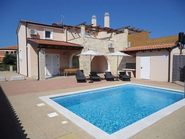 Ferienhaus Mit Pool, Terrasse Und Parkplatz - Izola