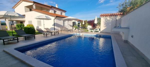 Ferienwohnung Sanja In Kastel Mit Grill Und Pool - Strunjan