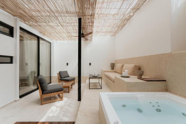 1br Backyard Jacuzzi Retreat Near Acropolis - Atina