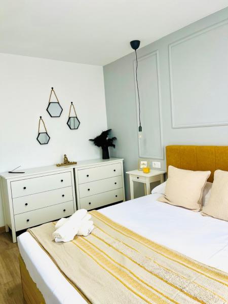 Modern Apartment With City Views With Parking - Málaga