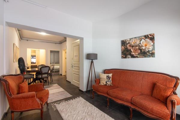 Eclectic 1br With Charm In The Heart Of Cihangir - Istanbul