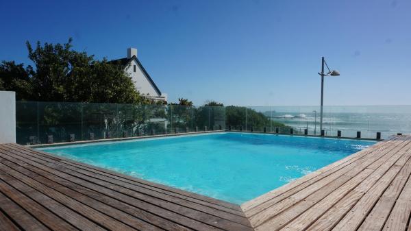 Seaside Apartment - Big Bay Beach - Cape Town