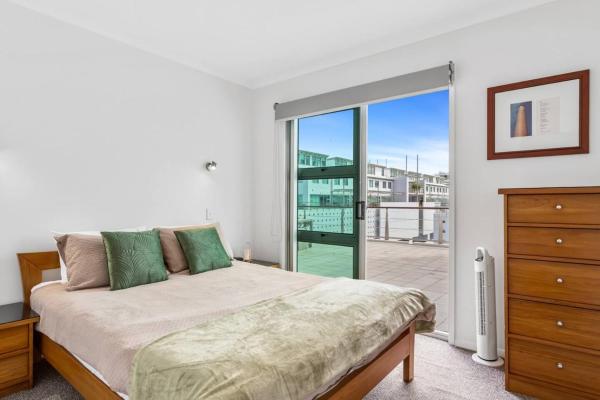 Qv Stays Princes Wharf 1 Bed At With Huge Balcony - Auckland