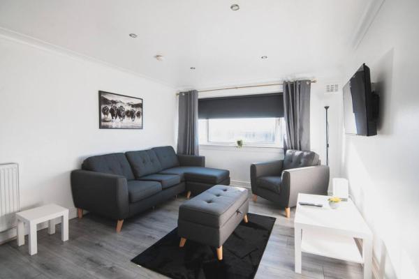 Modern 3br Flat With Parking - Glasgow