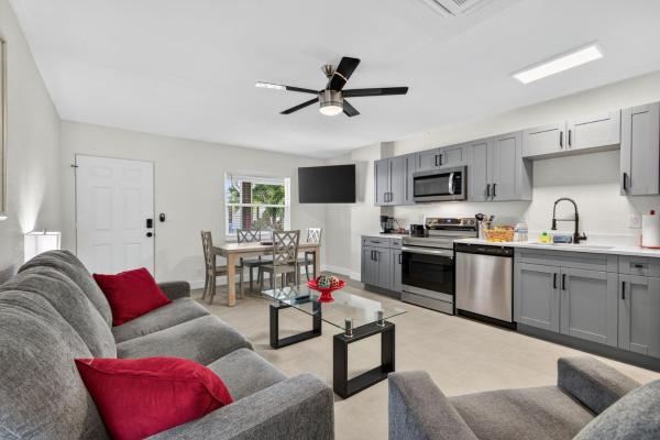 Park Shore Suites Unit 2 - St. Pete Beach, FL