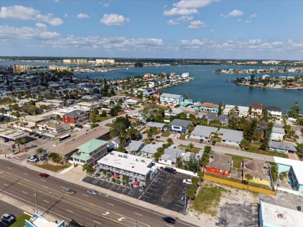Sunset Beach Suites Unit 9 - Madeira Beach, FL
