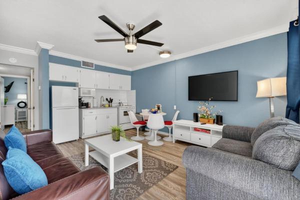 Sunset Beach Suites Unit 6 - Madeira Beach, FL