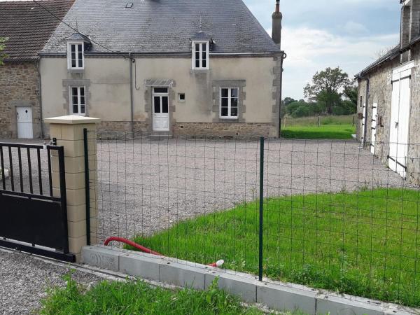 Maison Paisible Entre Berry Et Creuse Avec Jardin Clos, Terrasse Et Parking Privé - Fr-1-591-310 - La Châtre