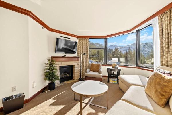 6th Floor Fireplace Suite - Tahoe City, CA